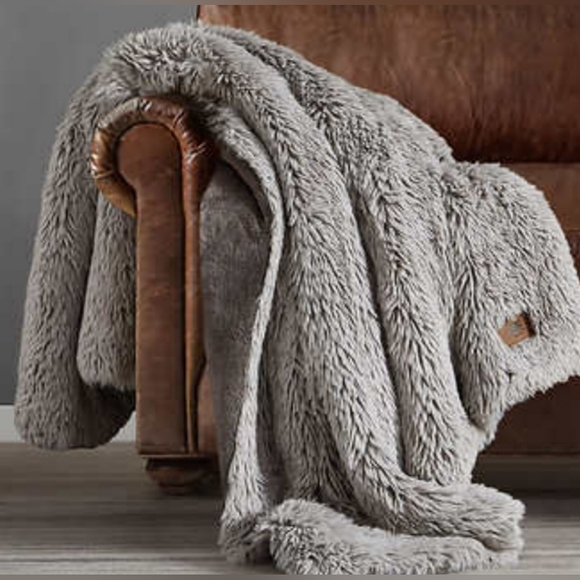 Frye | Bedding | Frye Arctic Luxe Faux Fur Throw Blanket In Gray Dark ...